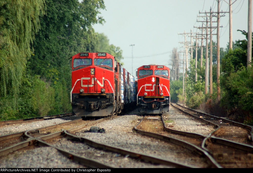 CN 9-44CW 2543 & ES44DC 2279